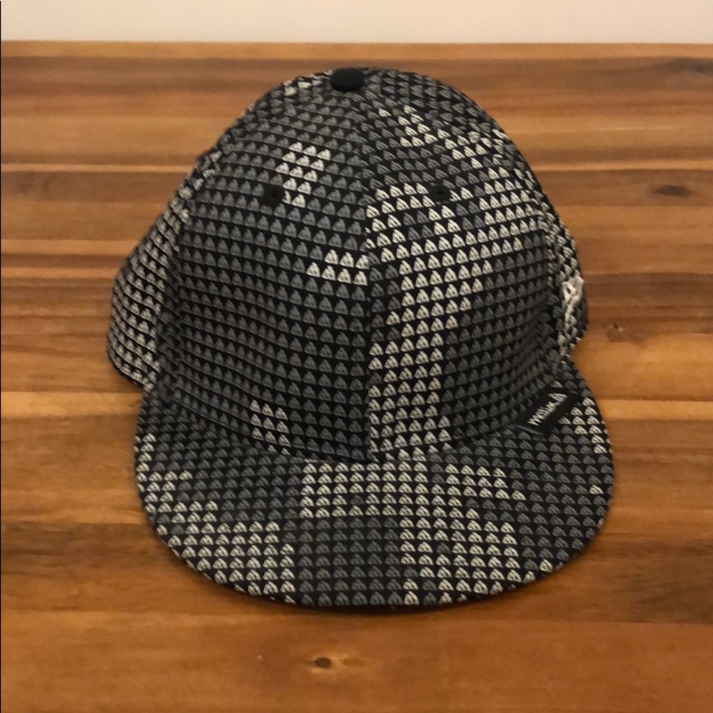 Matrix Fitted Hat Black, White, And Grey - Gem